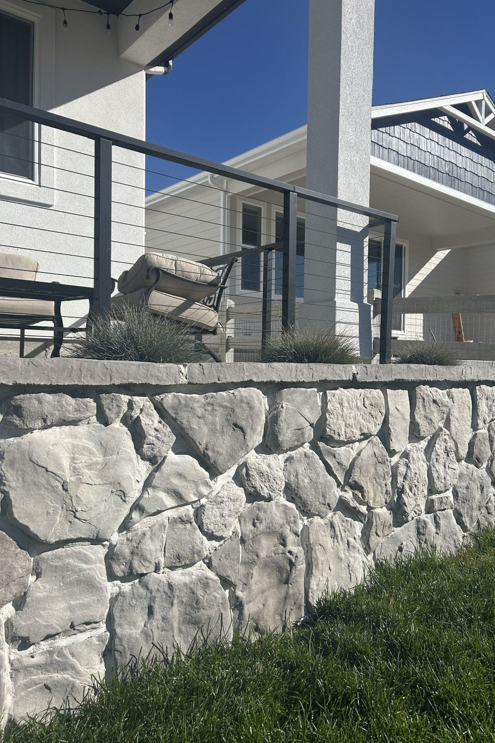 Stone Veneer - Field Stone Ash- Mountain View Stone